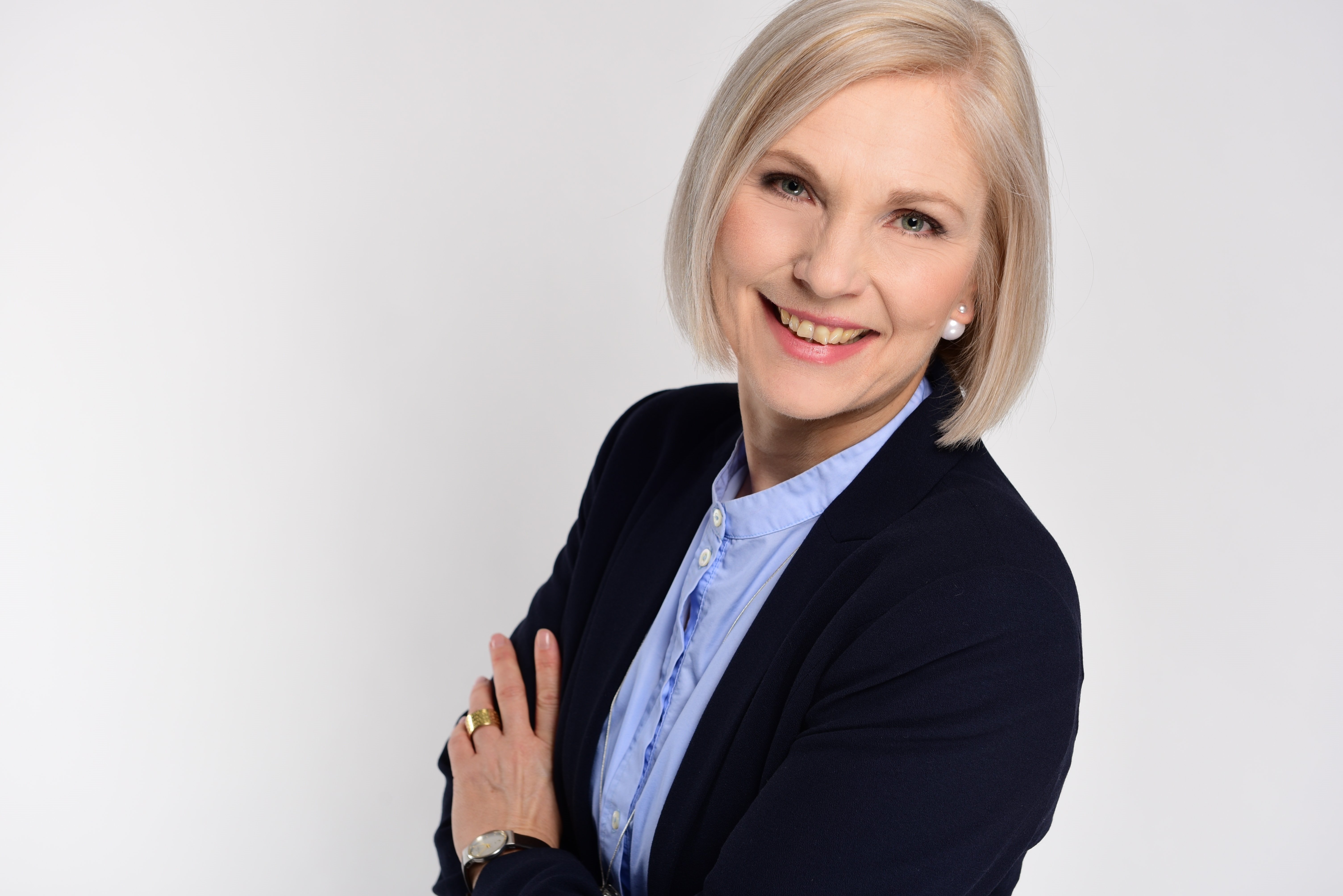 Alexandra Perry leitet Kommunikation und Öffentlichkeitsarbeit ...